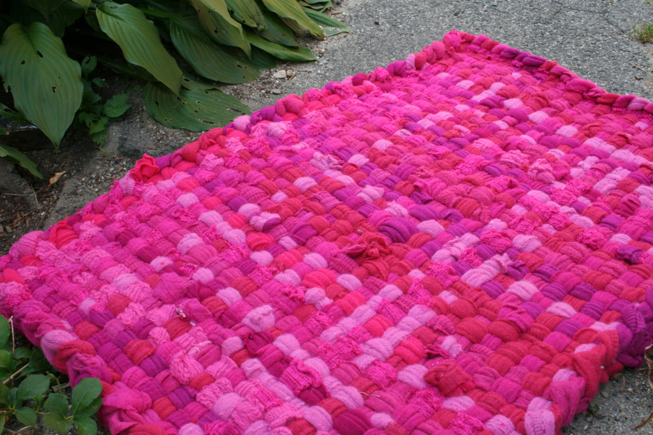 crispina ffrench's potholder rugs - Improvised Life